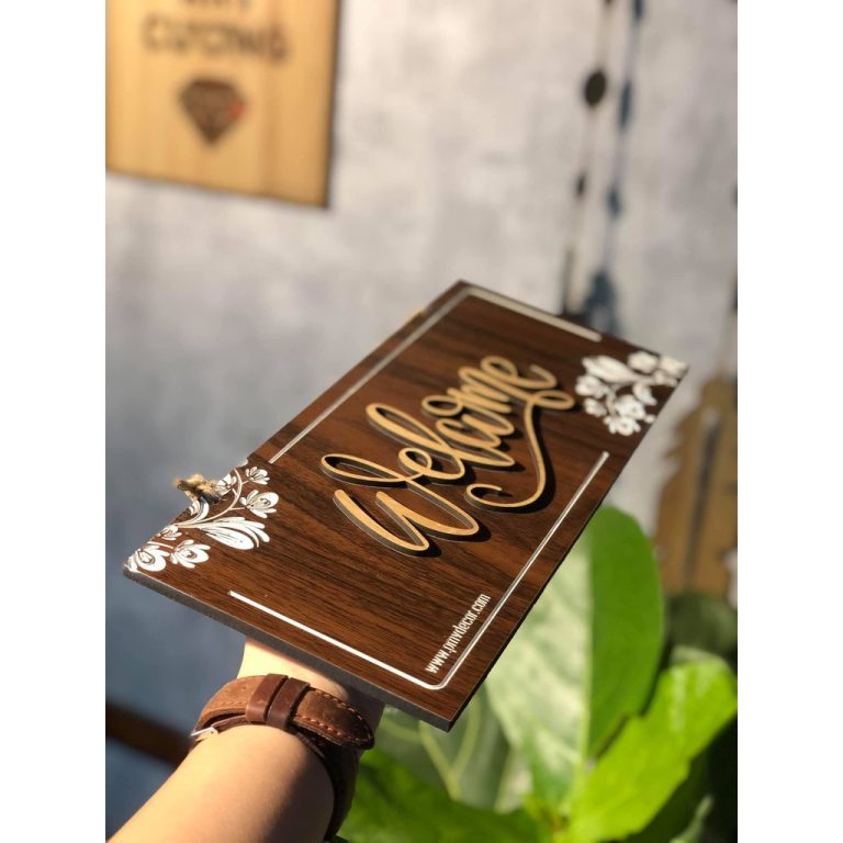 Biển gỗ welcome, Gỗ 2 màu tương phản, Size 30*14.5cm, chi tiết dán nổi ...